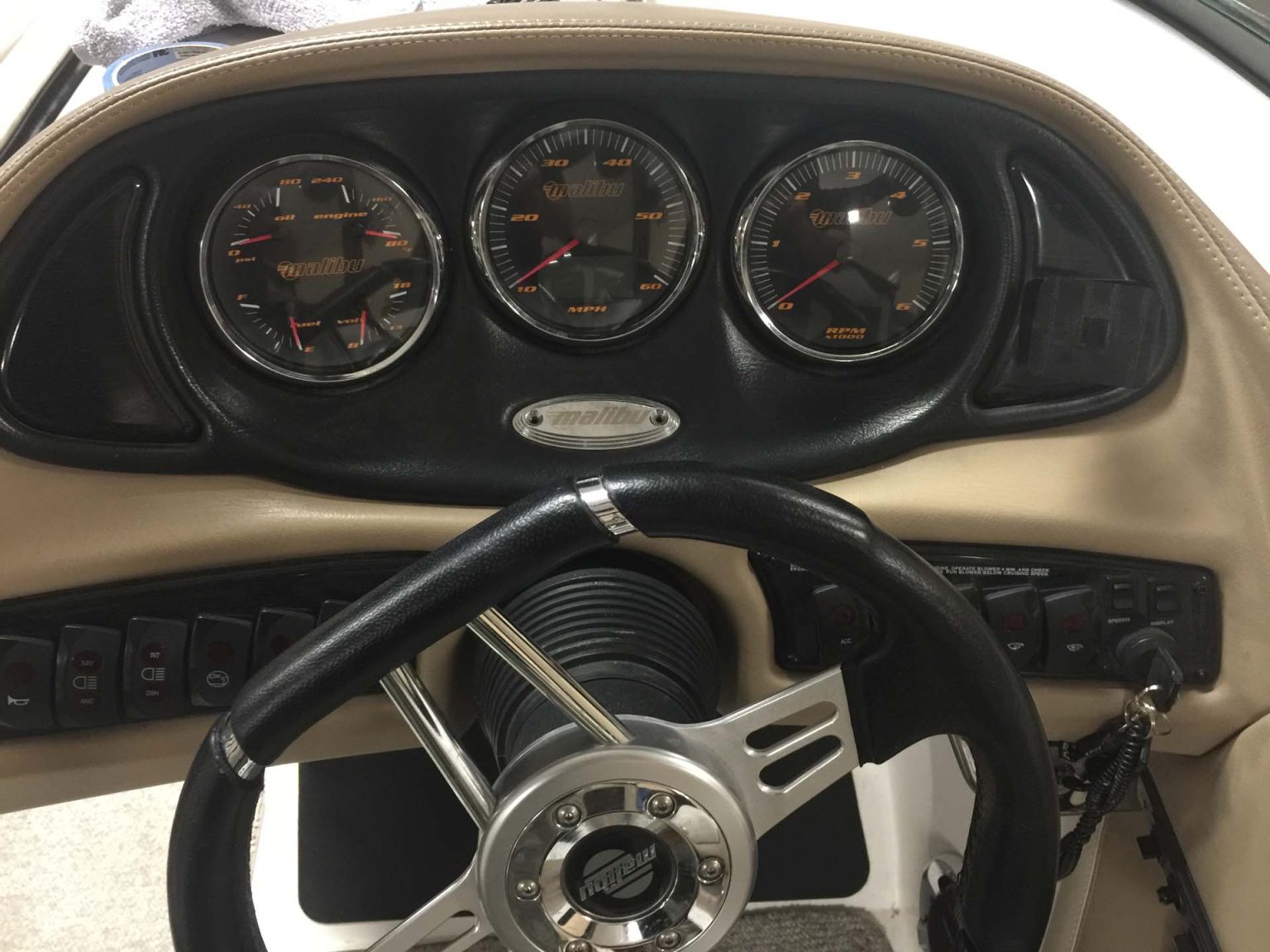 2004 Malibu Sunscape 25 LSV - Hydrophase LLC